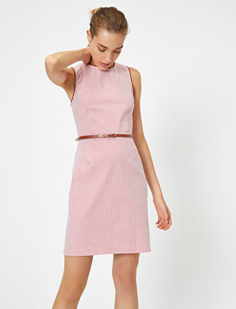 Koton Kadın Bisiklet Yaka Kemerli Çizgili Midi Elbise