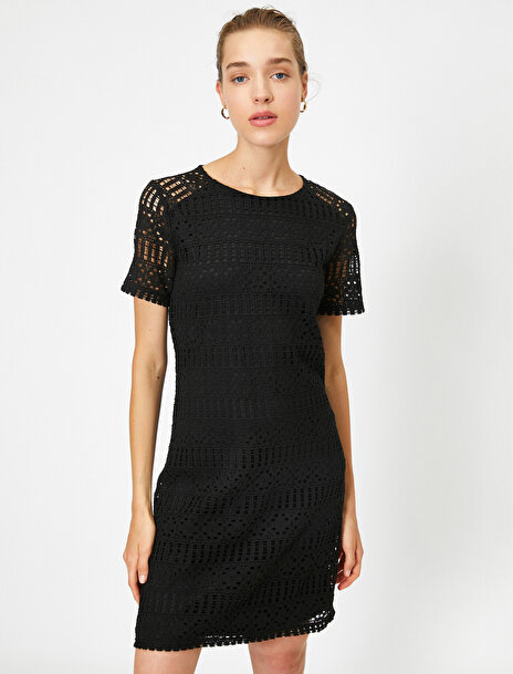 Koton Kadın Kısa Kollu Bisiklet Yaka Dantelli Kısa Elbise