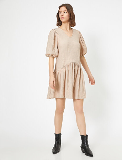 Koton Kadın Büzgü Detaylı V Yaka Mini Elbise