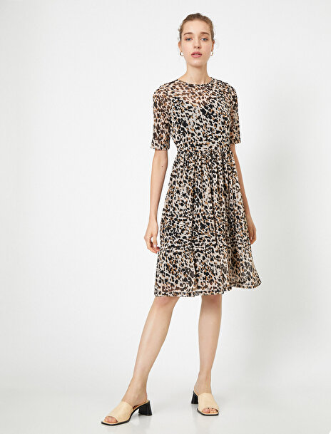 Koton Kadın Leopar Desenli Kısa Kollu Fırfır Detaylı Midi Elbise Koton Kadın Leopar Desenli Kısa Kollu Fırfır Detaylı Midi Elbise
