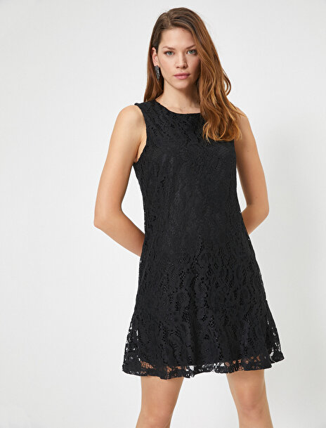 Koton Kadın Dantelli Kolsuz Bisiklet Yaka Mini Elbise Koton Kadın Dantelli Kolsuz Bisiklet Yaka Mini Elbise
