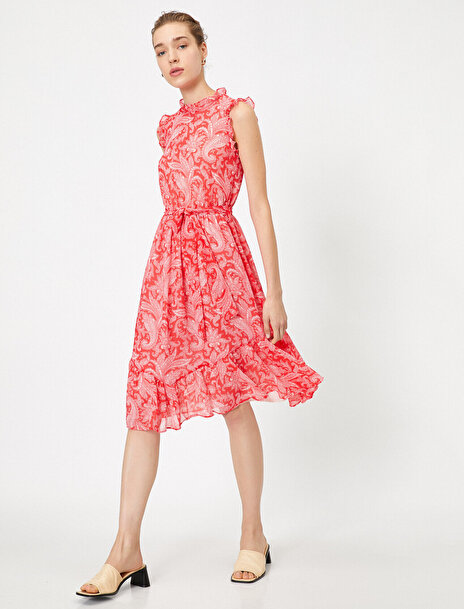 Koton Kadın Yüksek Yaka Kolsuz Fırfır Detaylı Desenli Midi Elbise