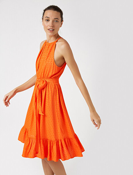 Koton Kadın Halter Yaka Beli Bağlamalı Puantiyeli Elbise