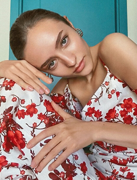 Koton Kadın Askılı Çiçek Desenli Kısa Kollu Yırtmaç Detaylı Maxi Elbise