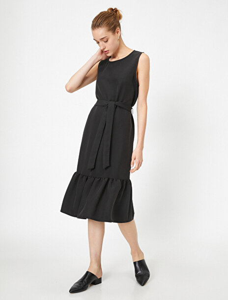 Koton Kadın Bisiklet Yaka Kolsuz Beli Bağlamalı Fırfır Detaylı Midi Elbise