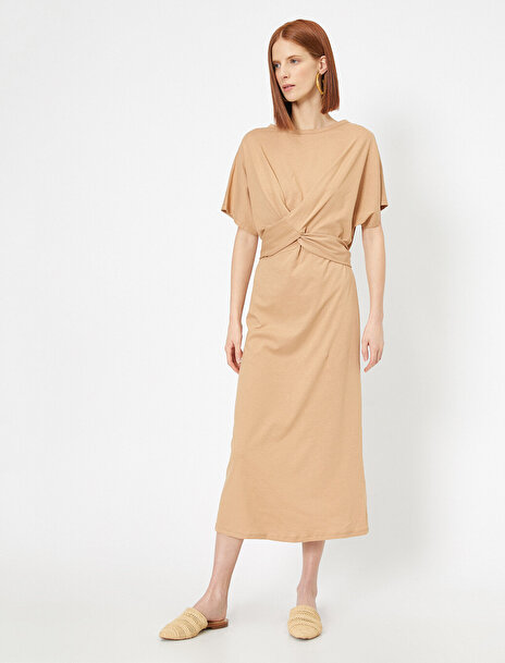 Koton Kadın Bisiklet Yaka Kısa Kollu Beli Büzgülü Midi Elbise