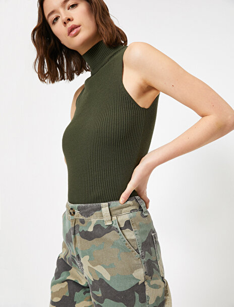 Koton Kadın Dik Yaka Kolsuz Triko Kazak