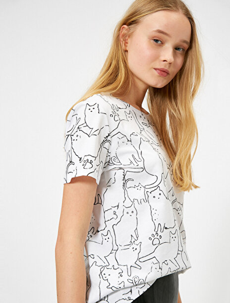 Koton Kadın Bisiklet Yaka Kedi Desenli Kısa Kol Tişört