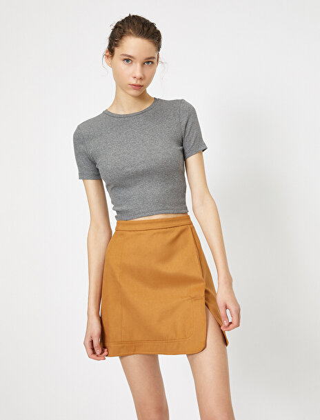 Koton Kadın Bisiklet Yaka Basic Crop T-shirt Koton Kadın Bisiklet Yaka Basic Crop T-shirt