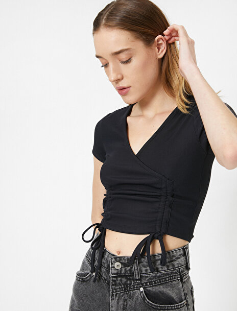 Koton Kadın V Yaka Büzgülü Kısa Kol Tişört