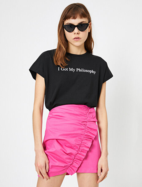 Koton Kadın Bisiklet Yaka Minimal Baskılı Kısa Kol Tişört