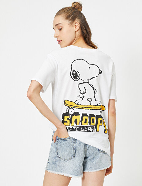 Koton Kadın Snoopy Lisanslı Baskılı Bisiklet Yaka Kısa Kollu Tişört Koton Kadın Snoopy Lisanslı Baskılı Bisiklet Yaka Kısa Kollu Tişört