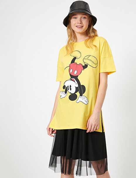 Koton Kadın Mickey Mouse Baskılı Oversize Lisanslı Tişört Koton Kadın Mickey Mouse Baskılı Oversize Lisanslı Tişört