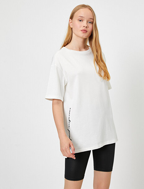 Koton Kadın Pamuklu Kısa Kollu Bisiklet Yaka Yazılı Baskılı Tişört