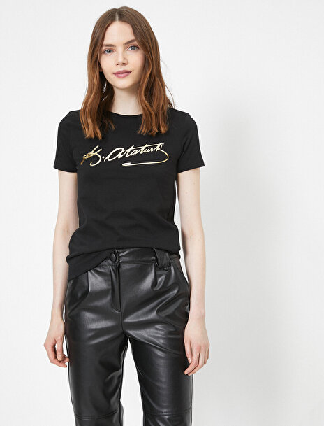 Koton Kadın Atatürk İmzası Baskılı Tişört