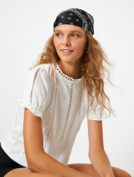 Koton Ole Genç Kız Bisiklet Yaka Suprem Kumaş Şerit Detaylı Tişört Koton Ole Genç Kız Bisiklet Yaka Suprem Kumaş Şerit Detaylı Tişört