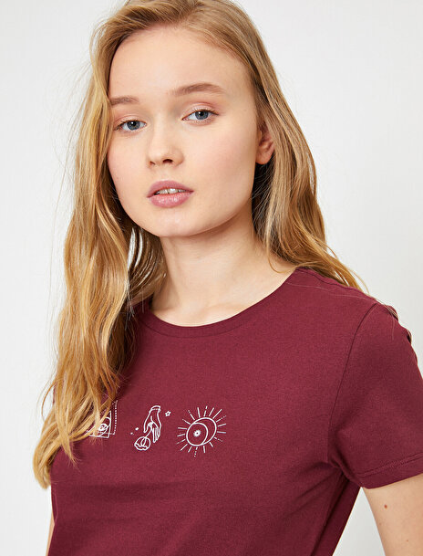 Koton Kadın Bisiklet Yaka Minimal Baskılı Kısa Kol Tişört