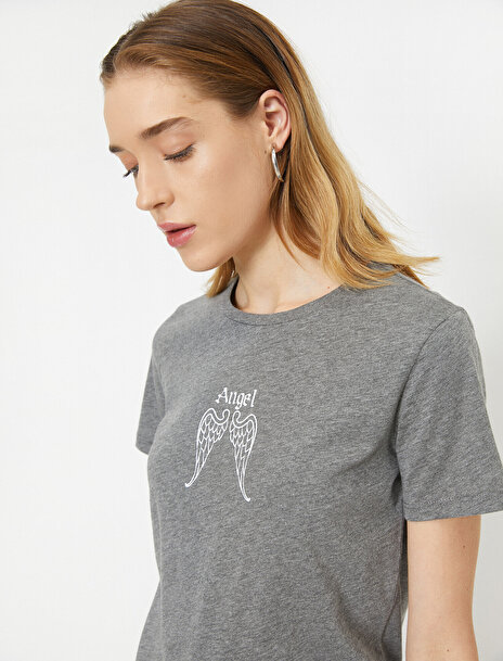 Koton Kadın Bisiklet Yaka Baskılı Kısa Kol Tişör