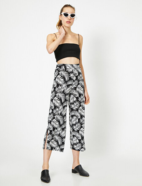 Koton Ole Genç Kız Normal Bel Yırtmaç Detaylı Kısa Paça Desenli Pantolon