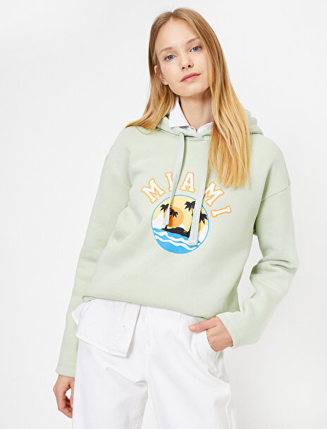 Koton Kadın Skirtly Yours Styled by Melis Ağazat - Yazılı Baskılı Sweatshirt Koton Kadın Skirtly Yours Styled by Melis Ağazat - Yazılı Baskılı Sweatshirt