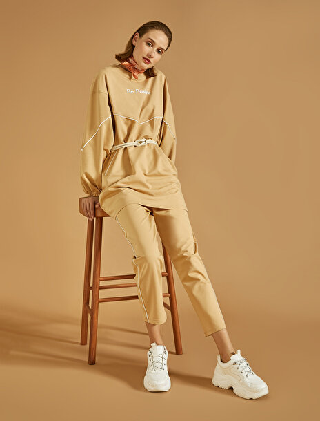 Koton Kadın Bisiklet Yaka Uzun Kollu Biye Detaylı Sweatshirt