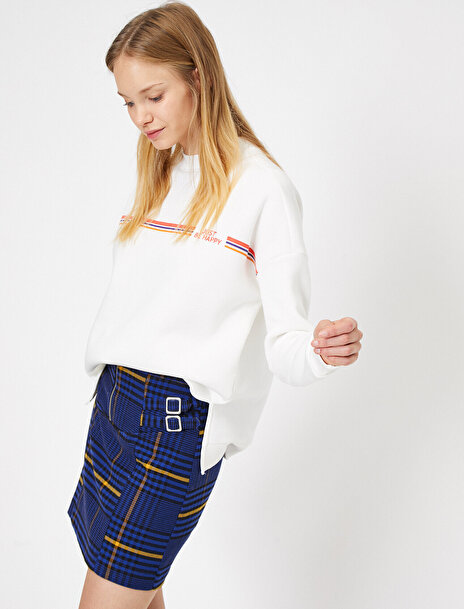 Koton Kadın Dik Yaka Baskılı Yırtmaçlı Sweatshirt