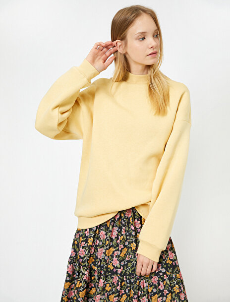Koton Kadın Dik Yaka Basic Oversize Sweatshirt Koton Kadın Dik Yaka Basic Oversize Sweatshirt