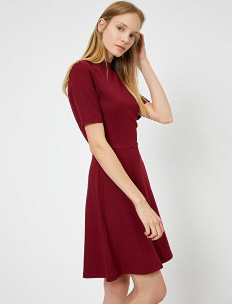 Koton Ole Genç Kız Yüksek Yakalı Kısa Kollu Mini Elbise