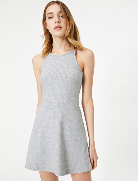 Koton Kadın Bisiklet Yaka Kolsuz Dar Kesim Mini Elbise Koton Kadın Bisiklet Yaka Kolsuz Dar Kesim Mini Elbise