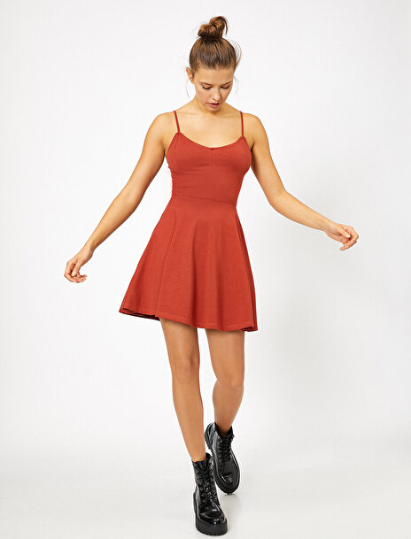 Koton Ole Genç Kız Sırt Detaylı Askılı Mini Elbise