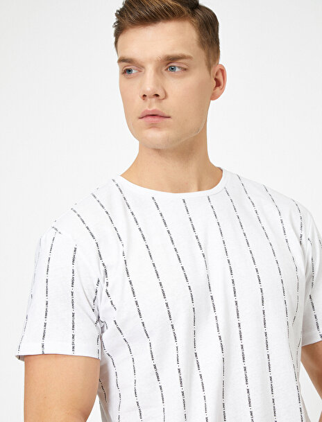 Koton Erkek Bisiklet Yaka Yazılı Çizgi Baskılı Slim Fit Tişört