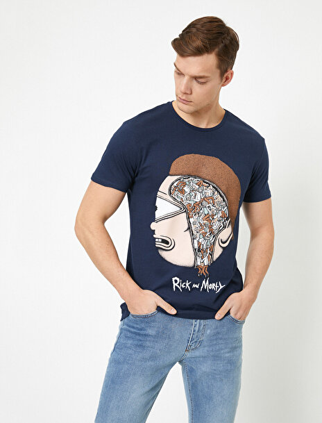 Koton Erkek Rick And Morty Lisanslı Göğsü Baskılı Tişört