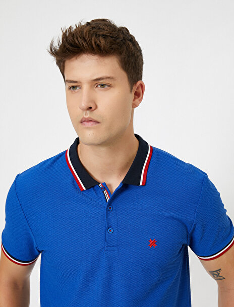 Koton Erkek Yakası ve Kolları Çizgili Polo Yaka Tişört