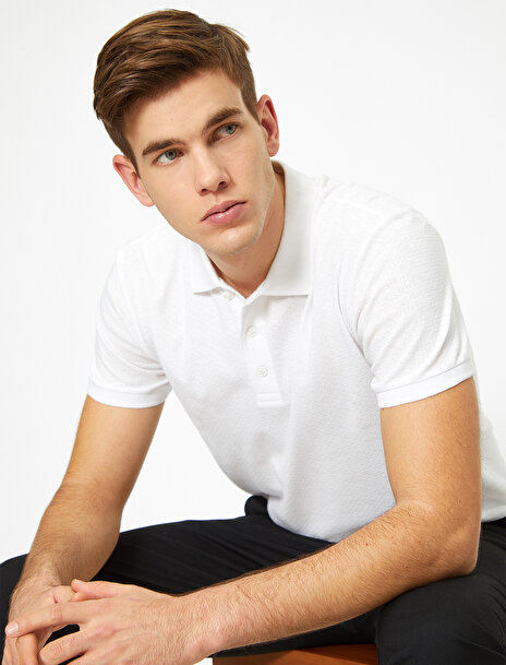 Koton Erkek Polo Yaka Dokulu Kumaş Slim Fit Basic Tişört Koton Erkek Polo Yaka Dokulu Kumaş Slim Fit Basic Tişört