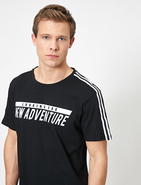 Koton Erkek Bisiklet Kolu Şeritli Regular Fit Tişört Koton Erkek Bisiklet Kolu Şeritli Regular Fit Tişört