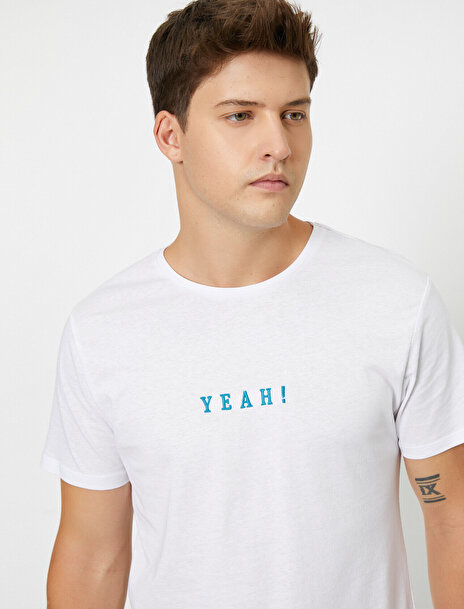 Koton Erkek Bisiklet Yaka Yazılı Baskılı Tişört