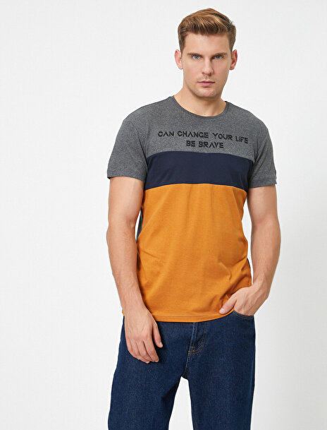 Koton Erkek Bisiklet Yaka Blok Renkli Yazılı Baskılı Tişört