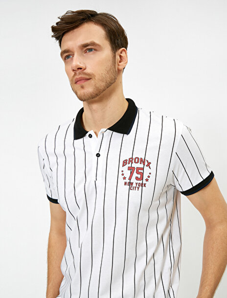 Koton Erkek Polo Yaka Dikey Çizgili Göğsü Baskılı Süprem Kumaş Slim Fit Tişört Koton Erkek Polo Yaka Dikey Çizgili Göğsü Baskılı Süprem Kumaş Slim Fit Tişört
