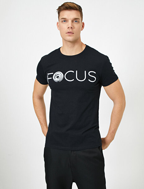 Koton Erkek Bisiklet Yaka Yazılı Baskılı Slim Fit Tişört