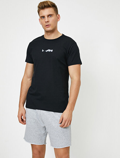 Koton Erkek Pamuklu Bisiklet Yaka Kısa Kollu Yazı Baskılı Tişört