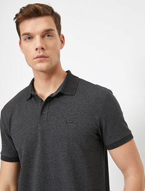 Koton Erkek Polo Yaka Metal Logo Detaylı Slim Fit Tişört Koton Erkek Polo Yaka Metal Logo Detaylı Slim Fit Tişört