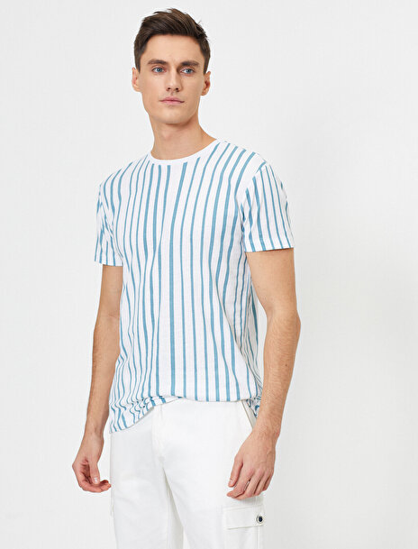 Koton Erkek Bisiklet Yaka Çizgili Baskılı Slim Fit Tişört