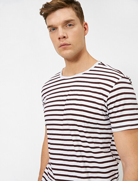 Koton Erkek Bisiklet Yaka Çizgili Baskılı Slim Fit Tişört