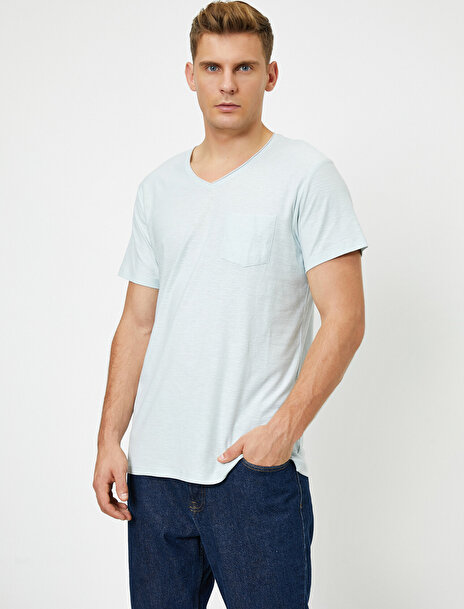 Koton Erkek V Yaka Cebi Flamlı Slim Fit Basic Tişört Koton Erkek V Yaka Cebi Flamlı Slim Fit Basic Tişört
