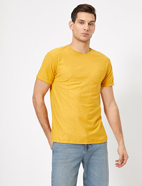 Koton Erkek Bisiklet Yaka Cep Detaylı Flamlı Kumaş Slim Fit Basic Tişört Koton Erkek Bisiklet Yaka Cep Detaylı Flamlı Kumaş Slim Fit Basic Tişört