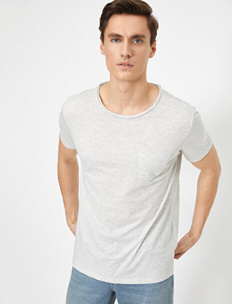 Koton Erkek Bisiklet Yaka Çizgili Desenli Cep Detaylı Slim Fit Tişört Koton Erkek Bisiklet Yaka Çizgili Desenli Cep Detaylı Slim Fit Tişört