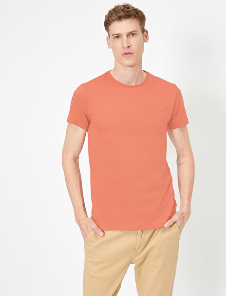 Koton Erkek Bisiklet Yaka Pamuklu Slim Fit Basic Tişört Koton Erkek Bisiklet Yaka Pamuklu Slim Fit Basic Tişört