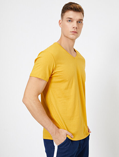 Koton Erkek V Yaka Pamuklu Slim Fit Basic Tişört