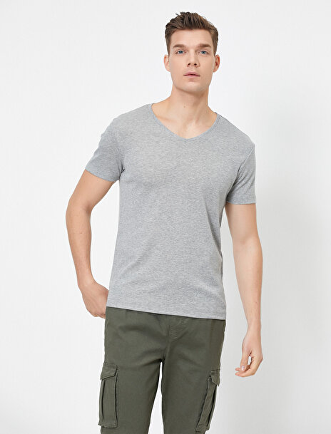 Koton Erkek V Yaka Likralı Esnek Kumaşlı Slim Fit Tişört Koton Erkek V Yaka Likralı Esnek Kumaşlı Slim Fit Tişört