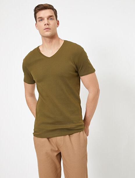 Koton Erkek V Yaka Likralı Esnek Kumaşlı Slim Fit Tişört Koton Erkek V Yaka Likralı Esnek Kumaşlı Slim Fit Tişört